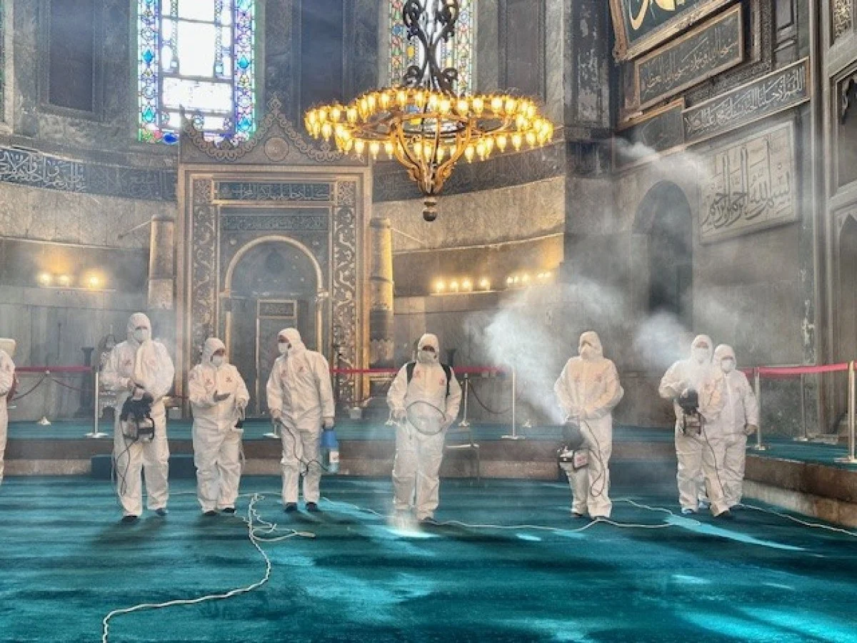 Ramadan Cleaning At Hagia Sophia Mosque » Expat Guide Turkey