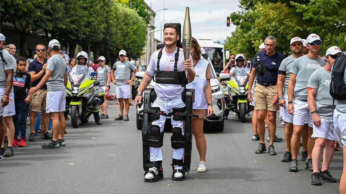 Paralyzed for 11 Years: Famous Athlete Carried the Paris Olympic Torch ...