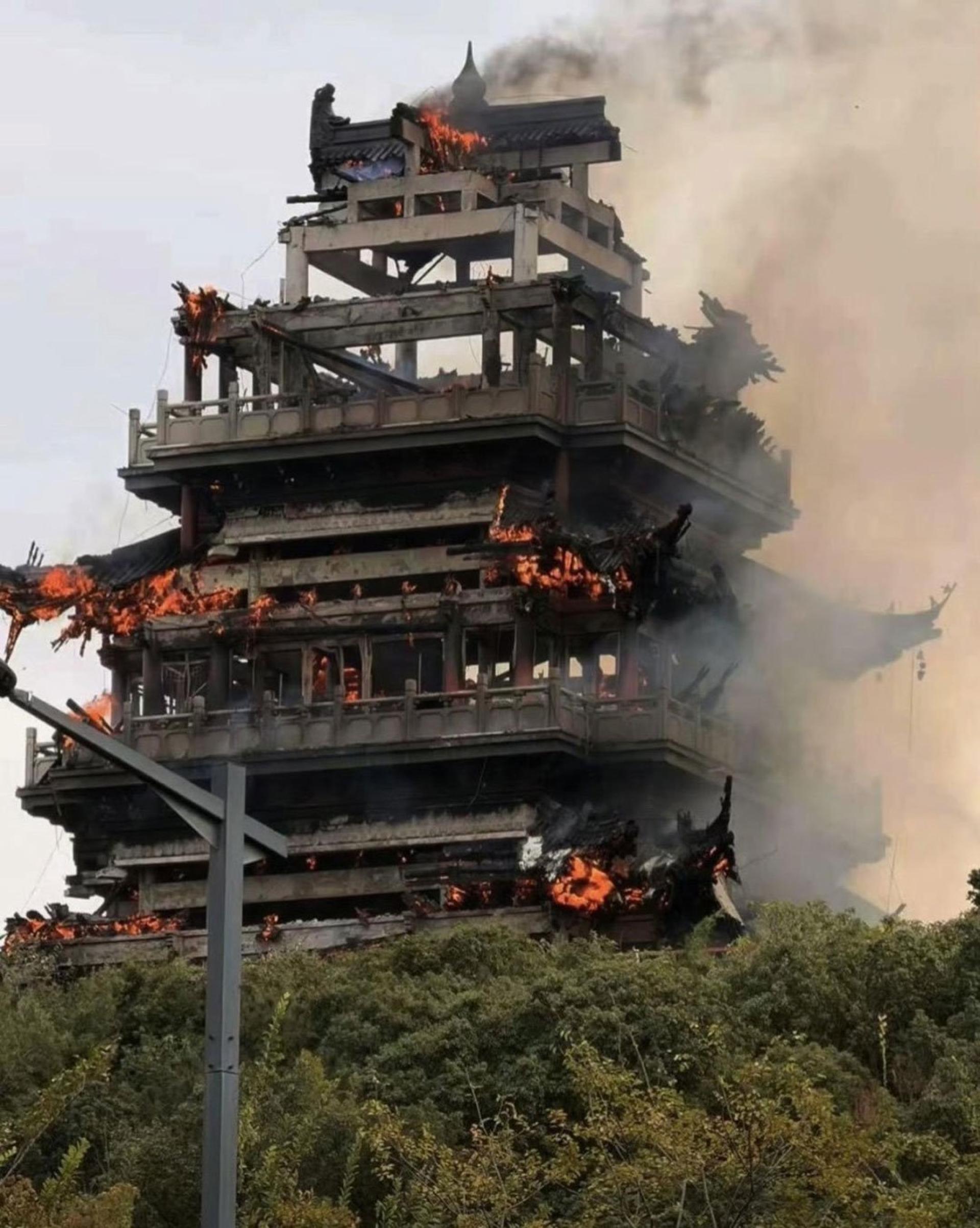 China 1500 Year Old Temple Fire: Wooden Structure Is Lost To Flames